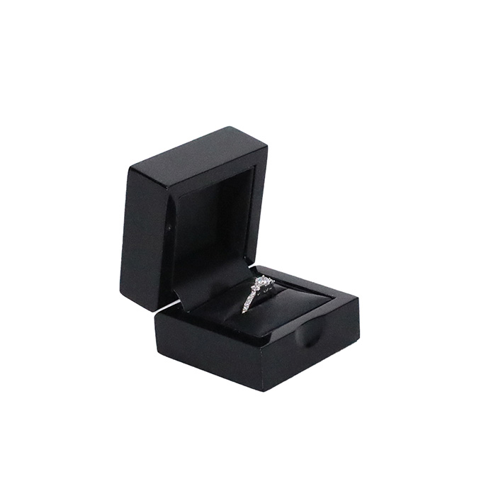 Newport Single Ring Box | Box Brokers Group