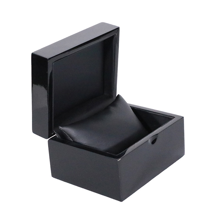 Newport Pillow/ Watch Box | Box Brokers Group